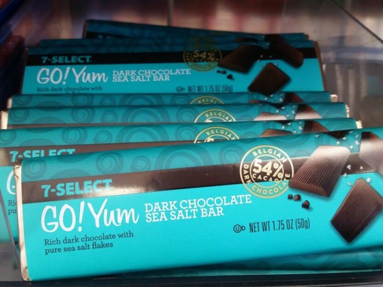 Who Knew 7-Eleven Had So Many Vegan Snacks?! | PETA Kids